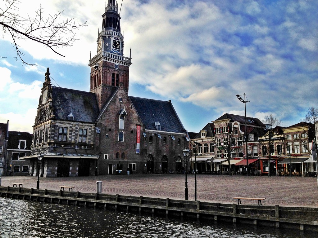 Javaanse Meisjes Waagplein na brand mogelijk maanden lang dicht - Alkmaar – Streekradio Alkmaar